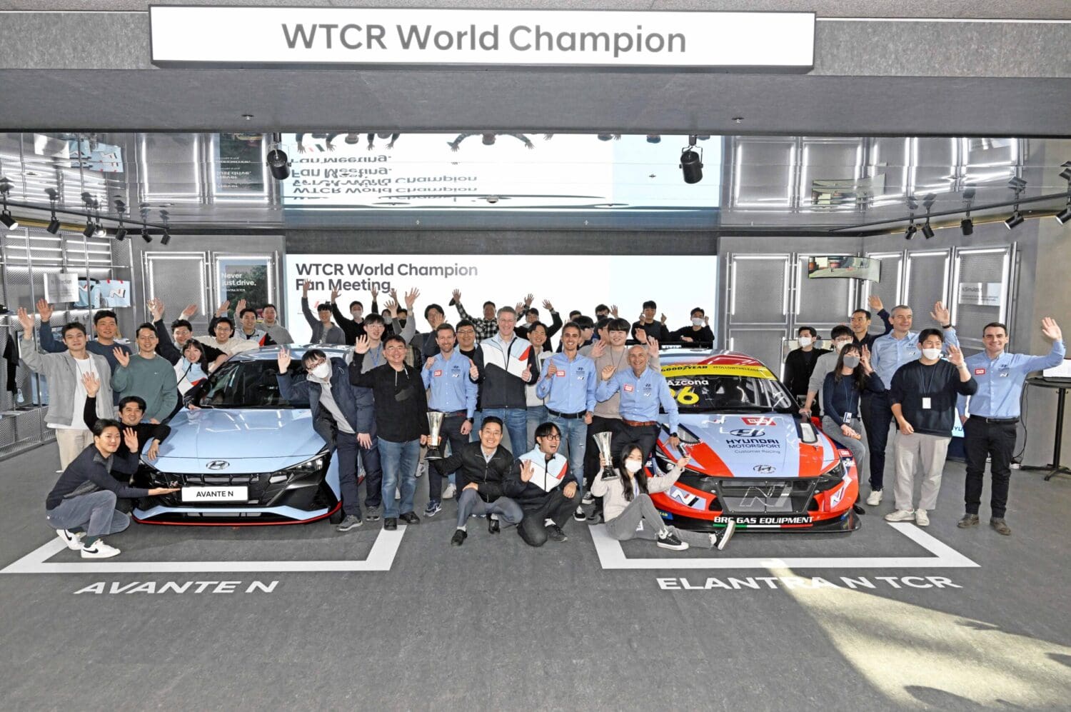 Hyundai Motor celebra su doble victoria en el WTCR 2022 - REVISTA AUTOSMAS