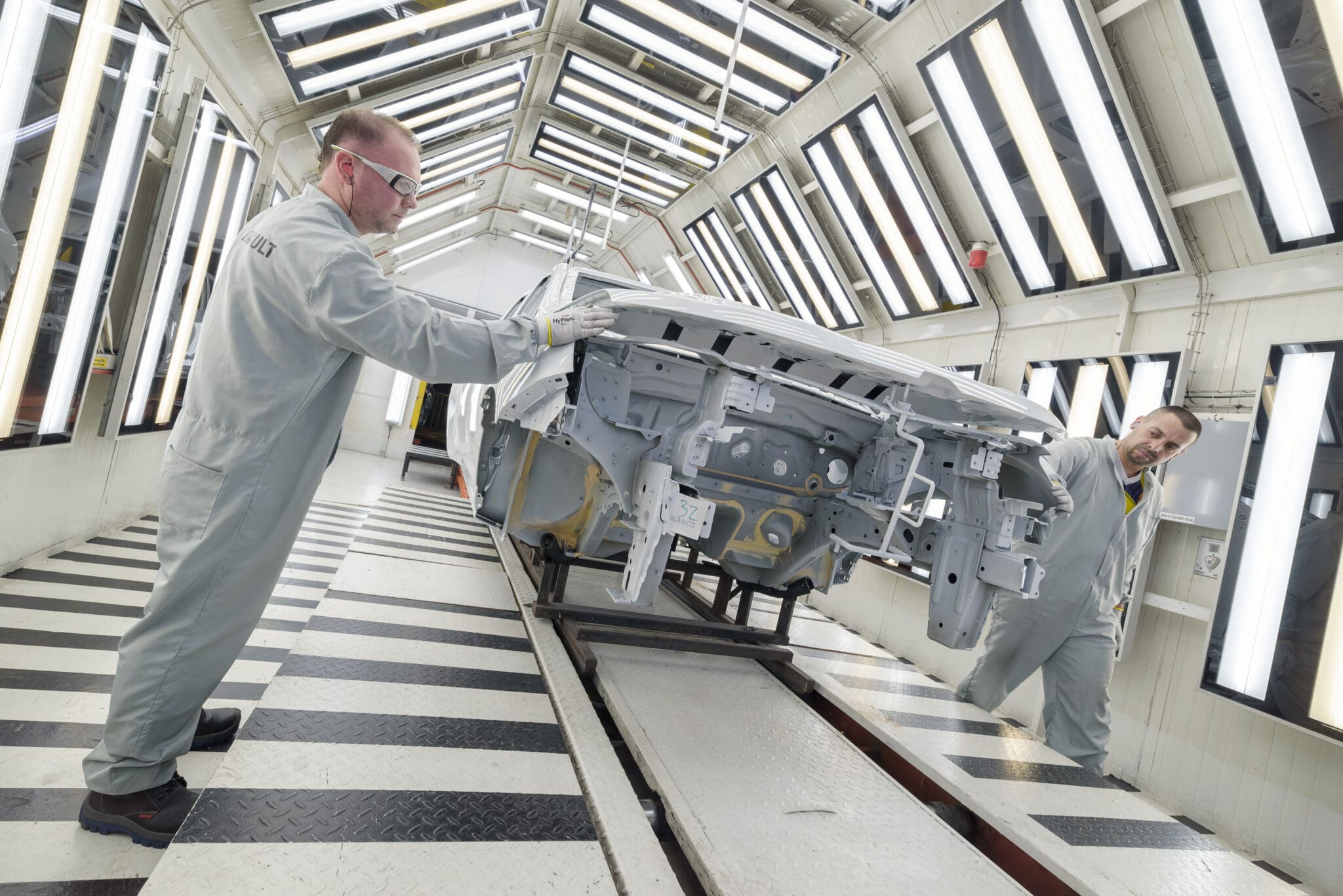 Renault Sofasa celebra 55 años en Colombia y hace llamado para impulsar ...