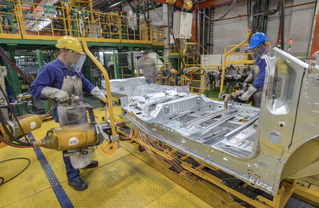 Renault Sofasa celebra 55 años en Colombia y hace llamado para impulsar ...