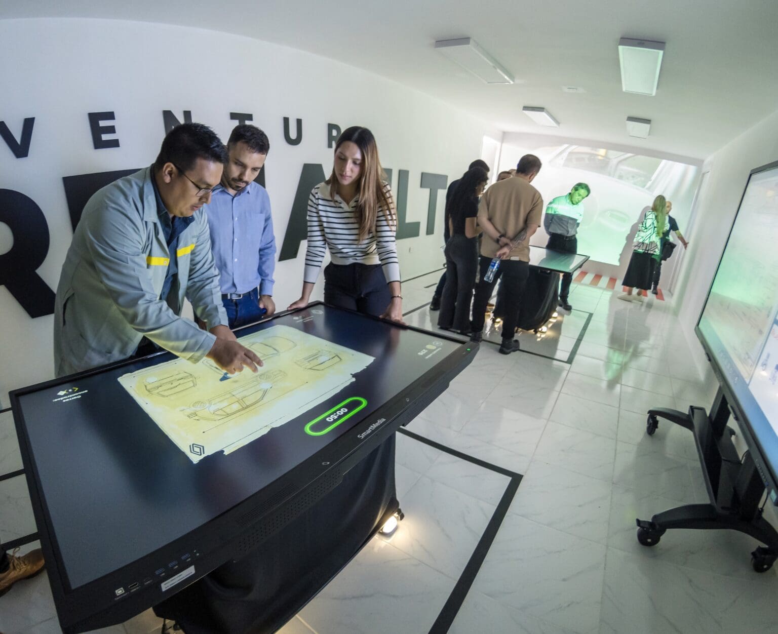 Renault-Sofasa Experience, viaje inmersivo con la marca del rombo ...